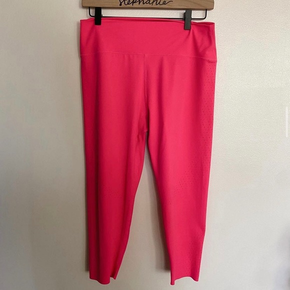 Pants & Jumpsuits | Hot Pink Buff Bunny Cropped Leggings Note Some ...